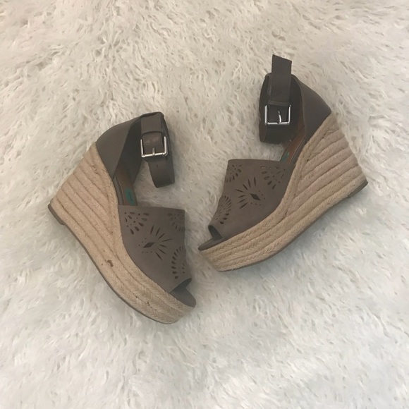 Indigo | Shoes | Indigo Rd Airy Platform Espadrilles Sandals Gray ...